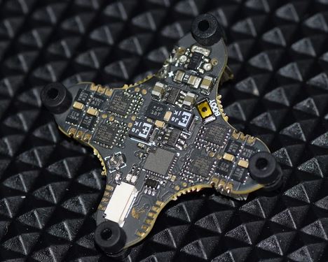 Kontroler lotu FC AIO NewBeedrone HummingBird F4 v2 ELRS